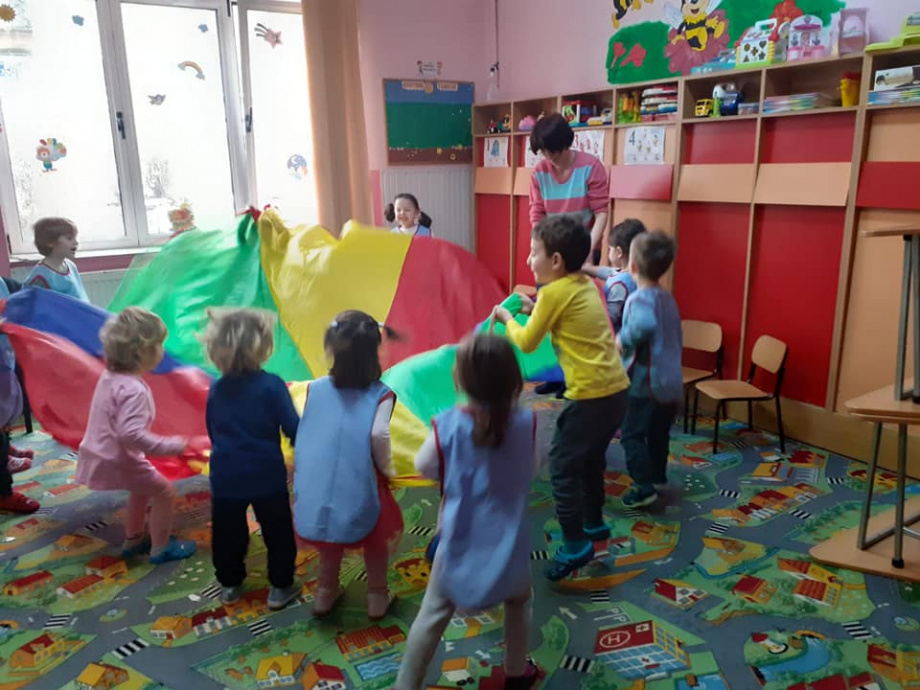 Petrecere cu colegii de la gradinita, distractie cu un buget mic ...