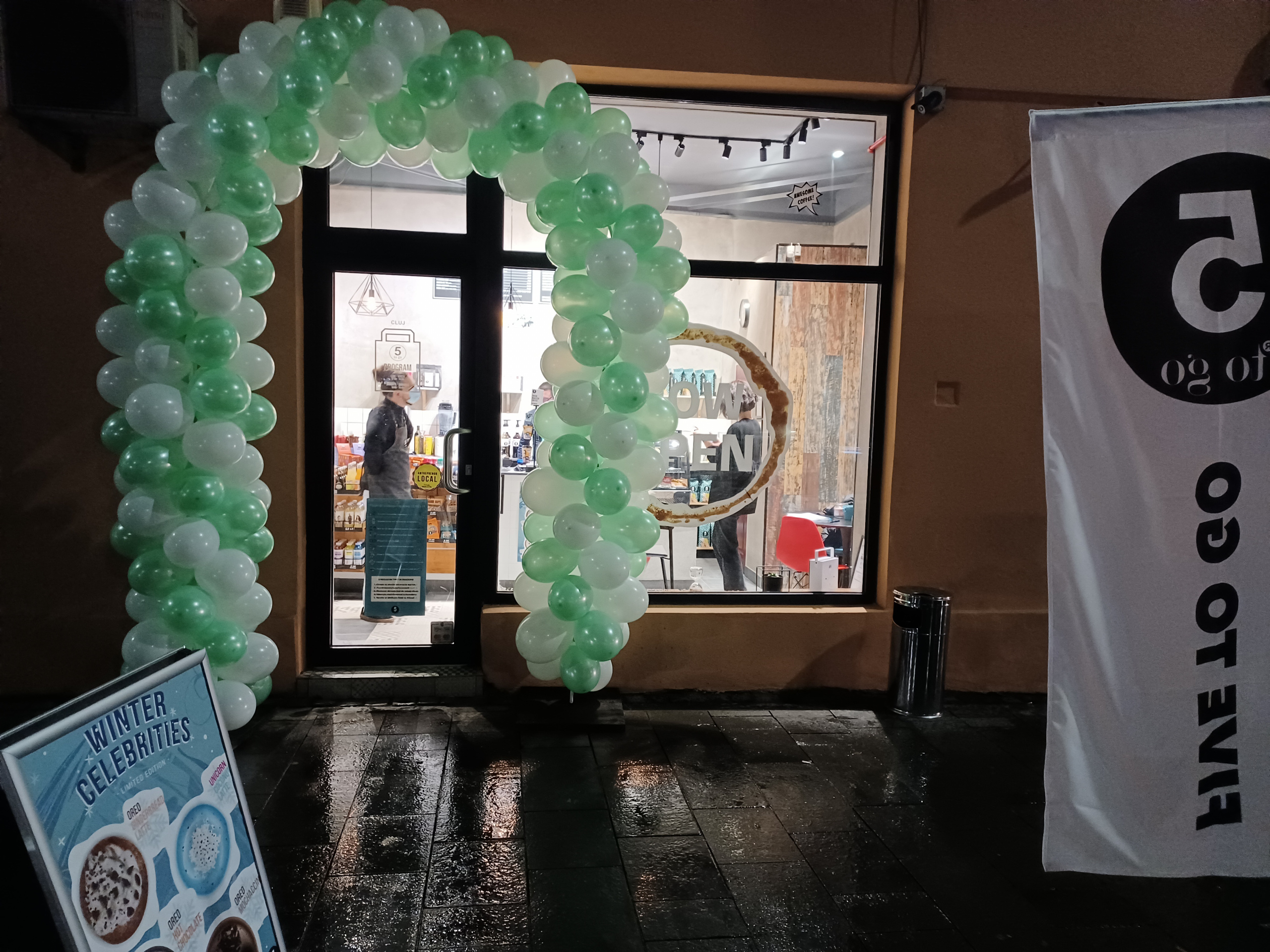 arcada din baloane, decor cu baloane cafenele, decoratiuni cu baloane ...